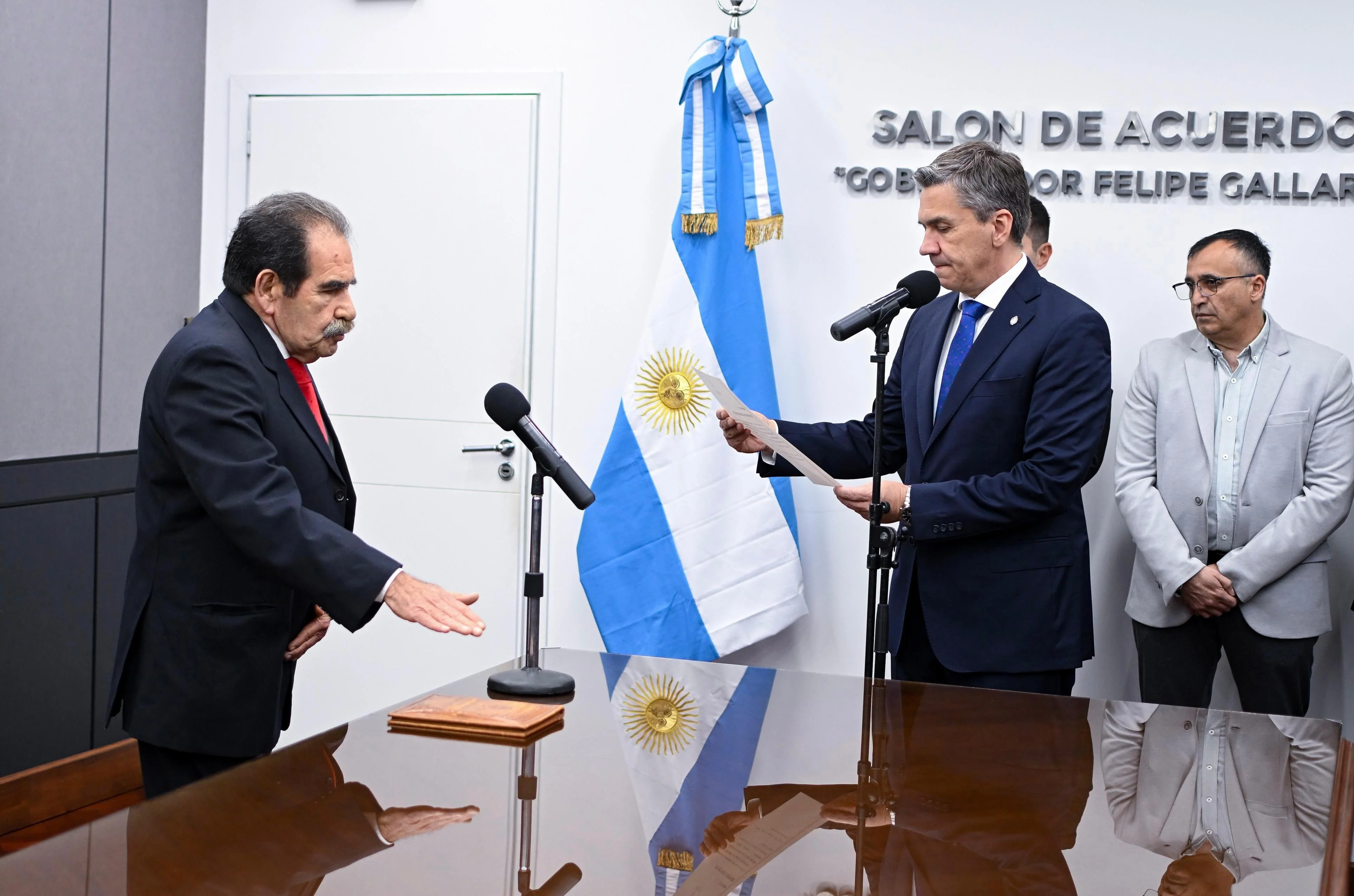 Mayol asumió como ministro de Salud y prometió fortalecer el sistema ...